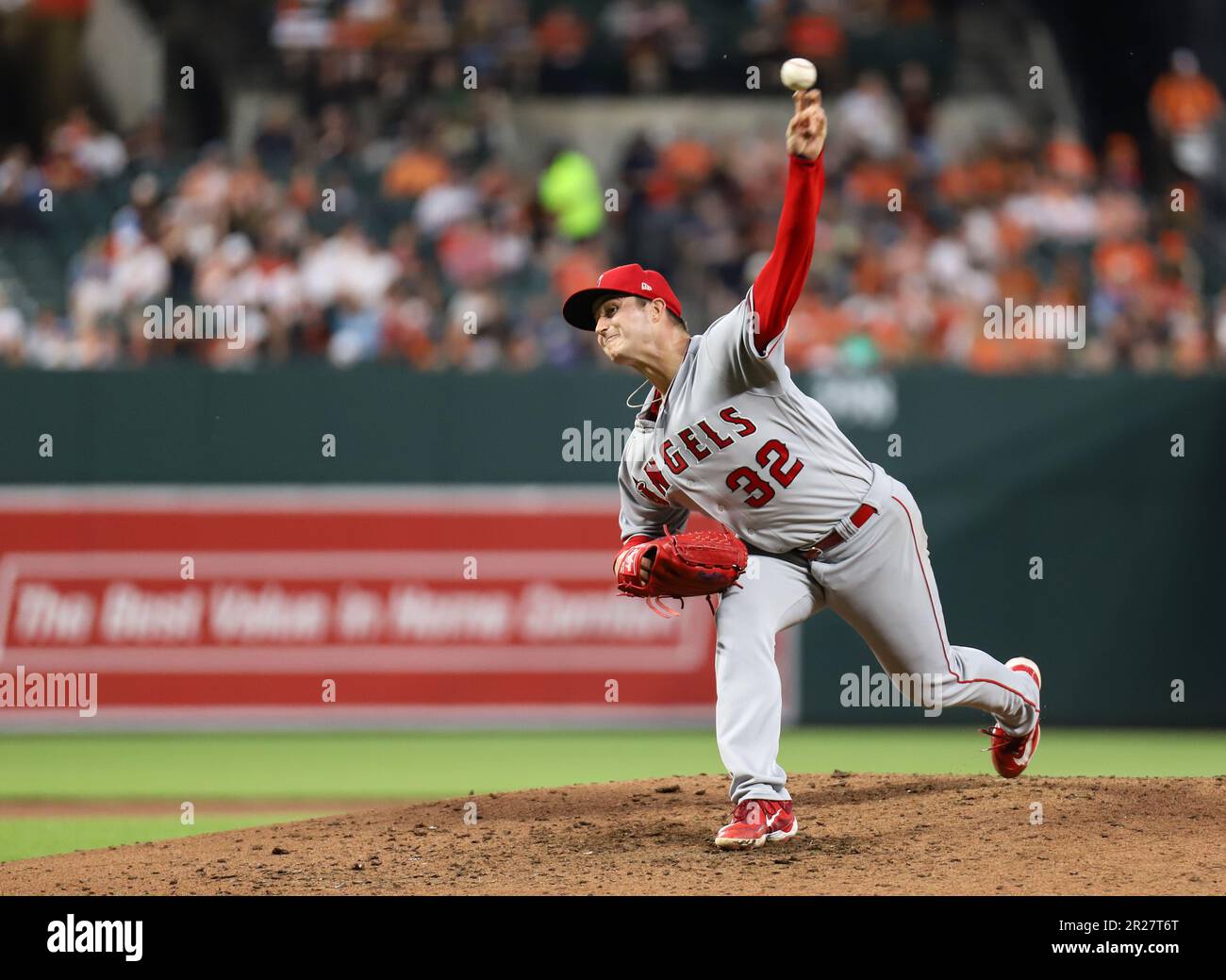 Los Angeles Angels pitcher Tucker Davidson (32) releasing the pitch ...