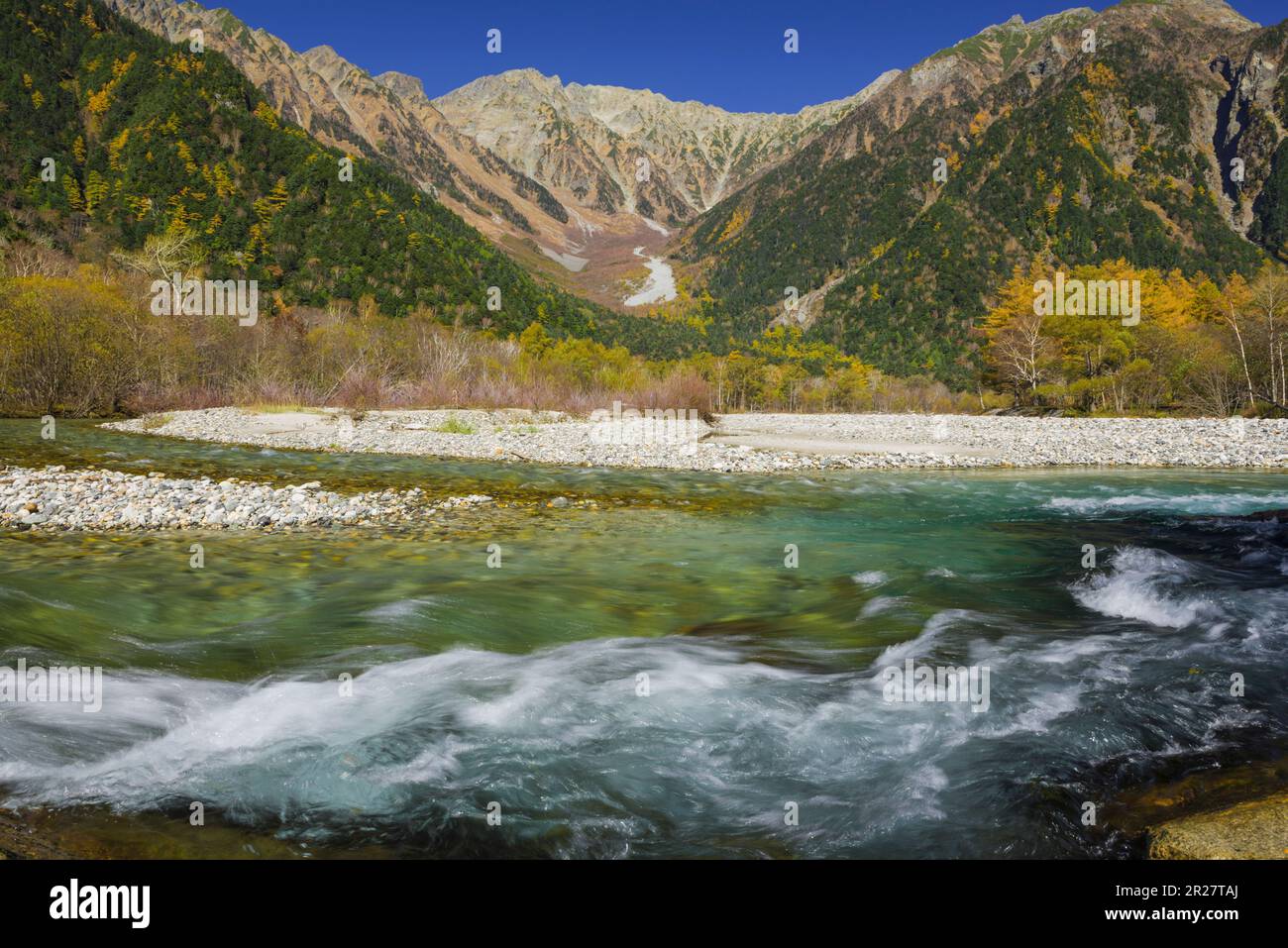 Azusa River, Kamik?chi and Hodaka mountain range Stock Photo - Alamy