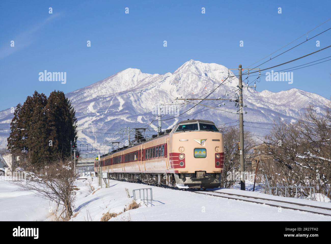 Shinetsuhonsen and Mt Myoko Stock Photo - Alamy