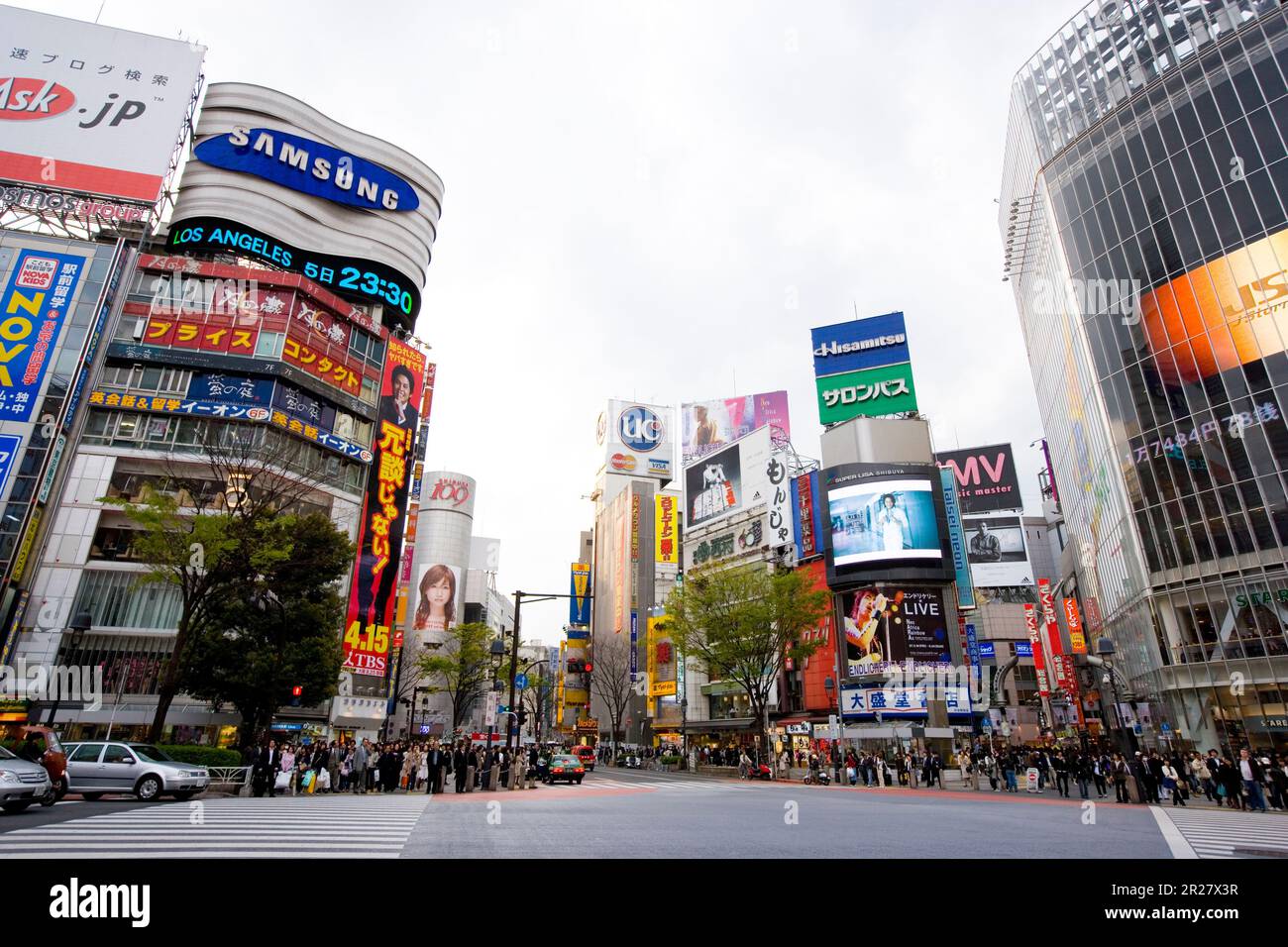 Shibuya scramble crossing Stock Photo - Alamy