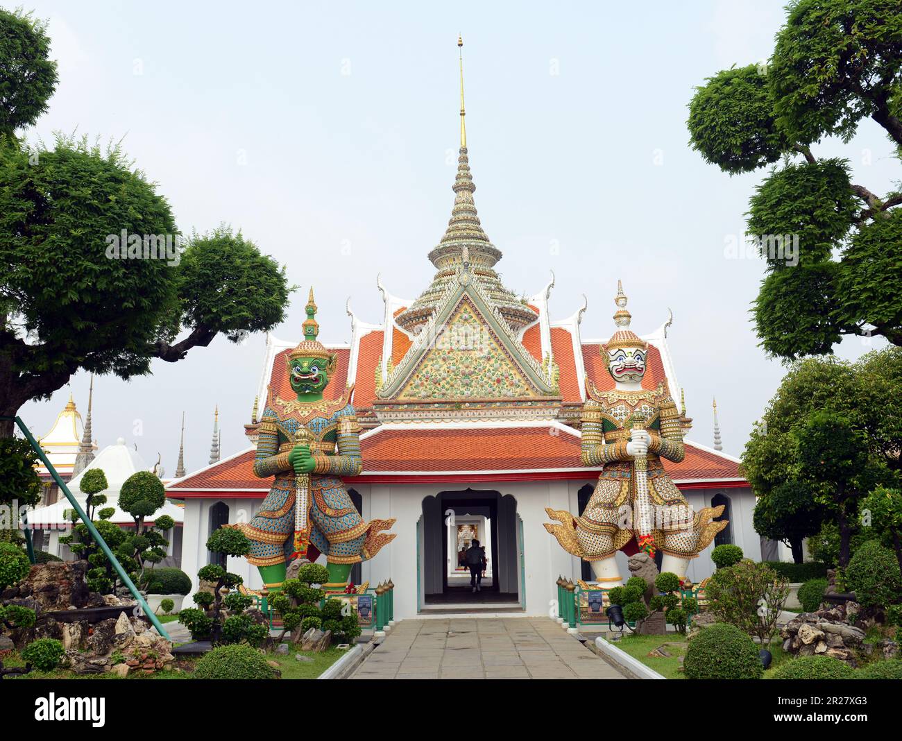 The sculptures of two mythical giant demons, Thotsakan and Sahatsadecha ...