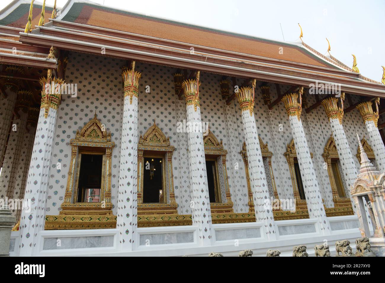 The Ordination Hall at Wat Arun ( Temple of Dawn ) in Bangkok, Thailand ...