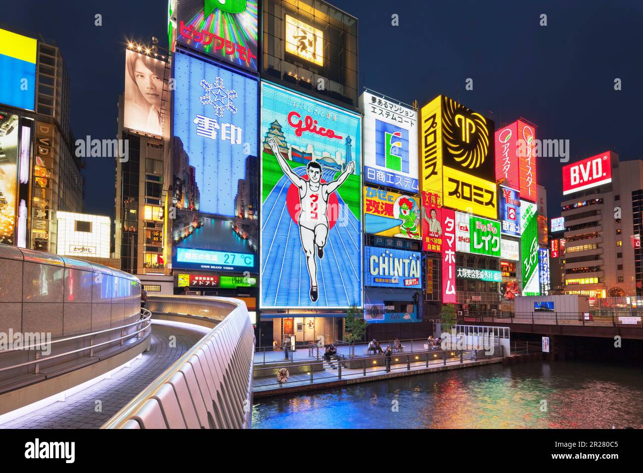 Dotonbori street view hi-res stock photography and images - Alamy