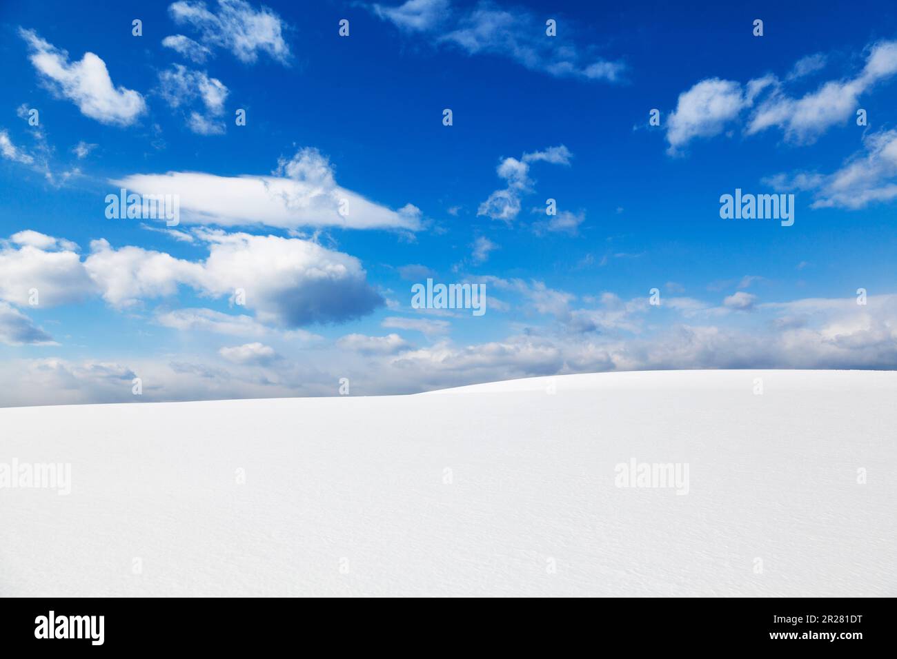 Tottori sand dunes under snow Stock Photo - Alamy