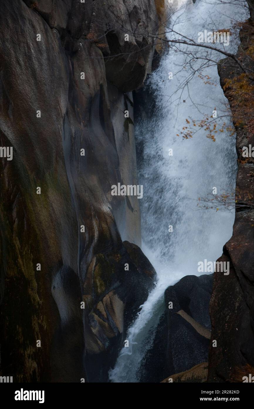 Shosenkyo gorge Senga waterfall Stock Photo - Alamy