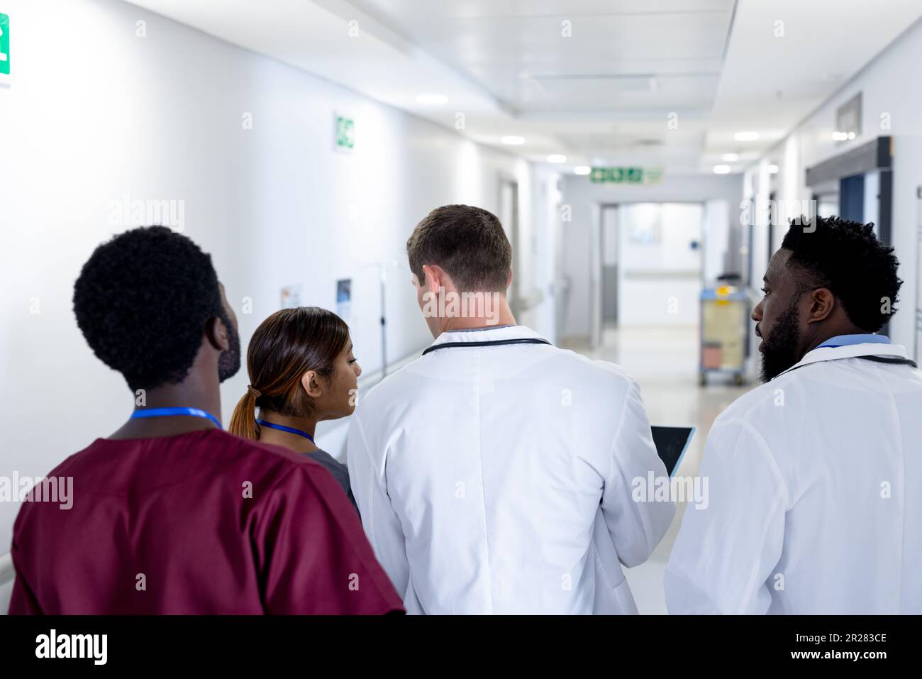 Surgery discussion hi-res stock photography and images - Alamy