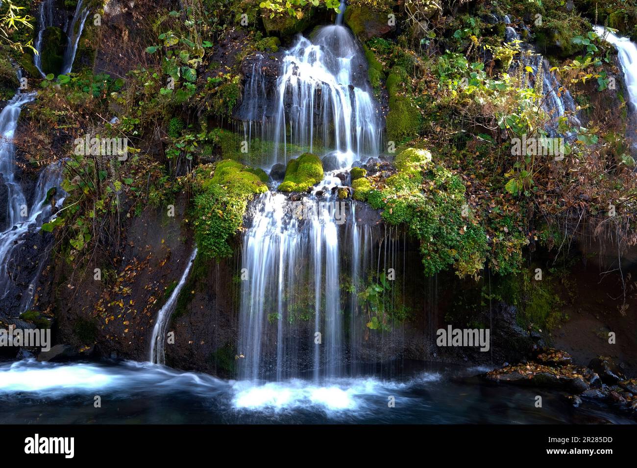 Doryuno waterfall hi-res stock photography and images - Alamy