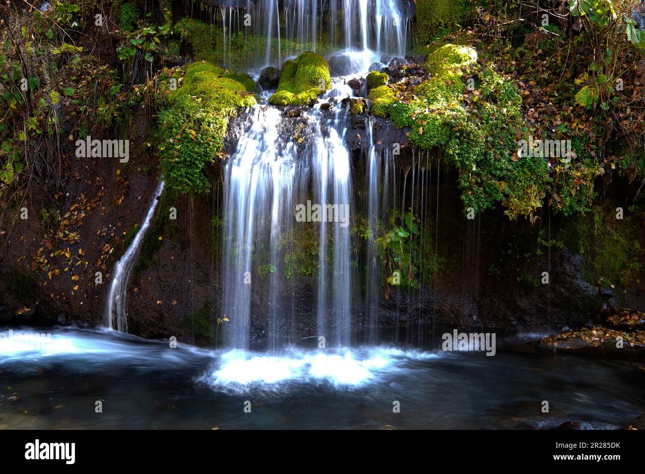 Doryuno waterfall hi-res stock photography and images - Alamy