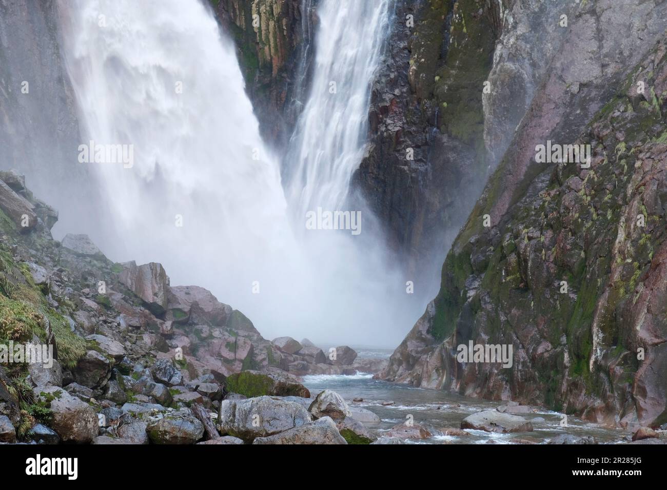 Shomyo falls hi-res stock photography and images - Alamy