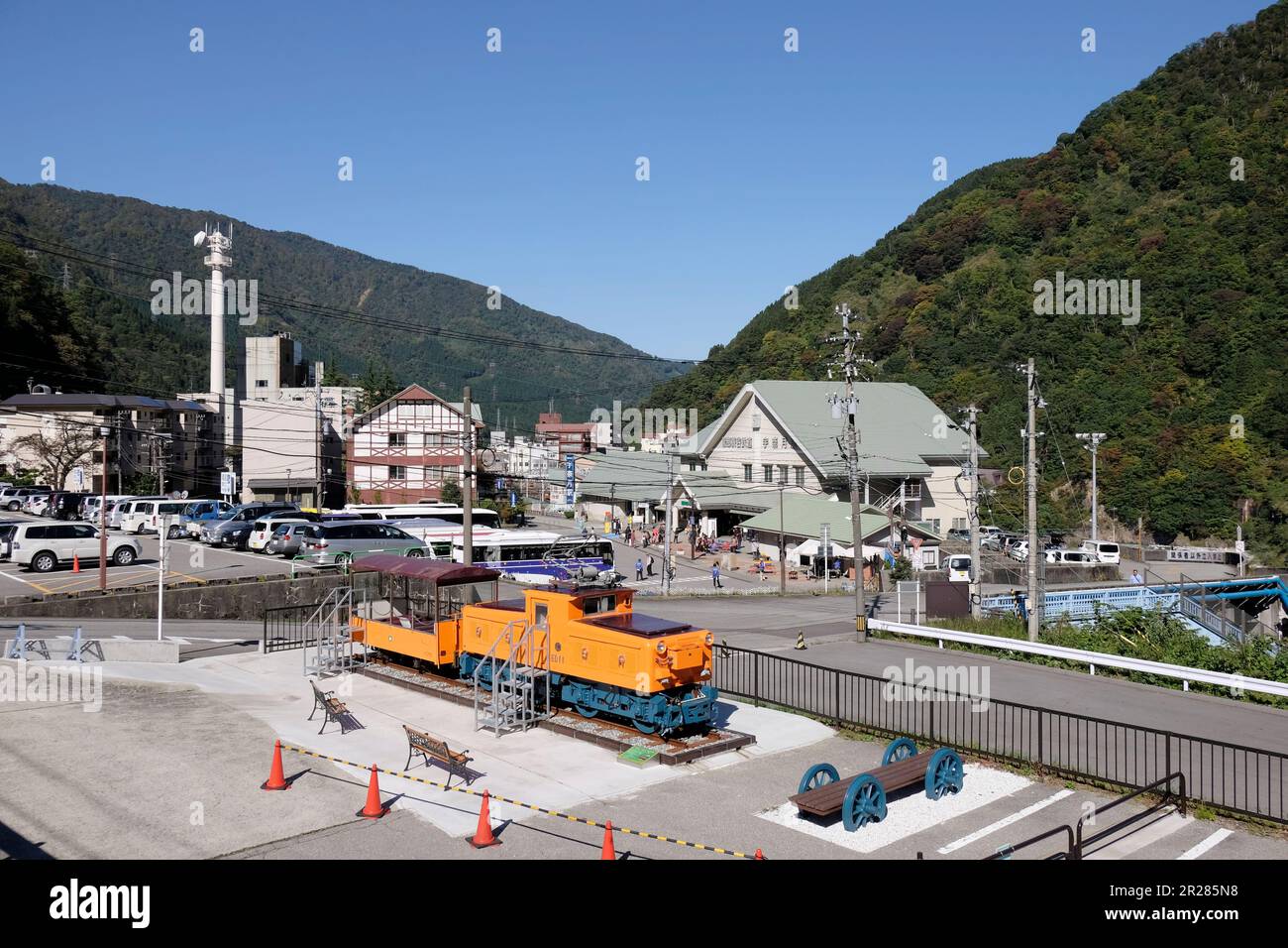 Rows of houses of Unazuki Onsen hot spring Stock Photo - Alamy