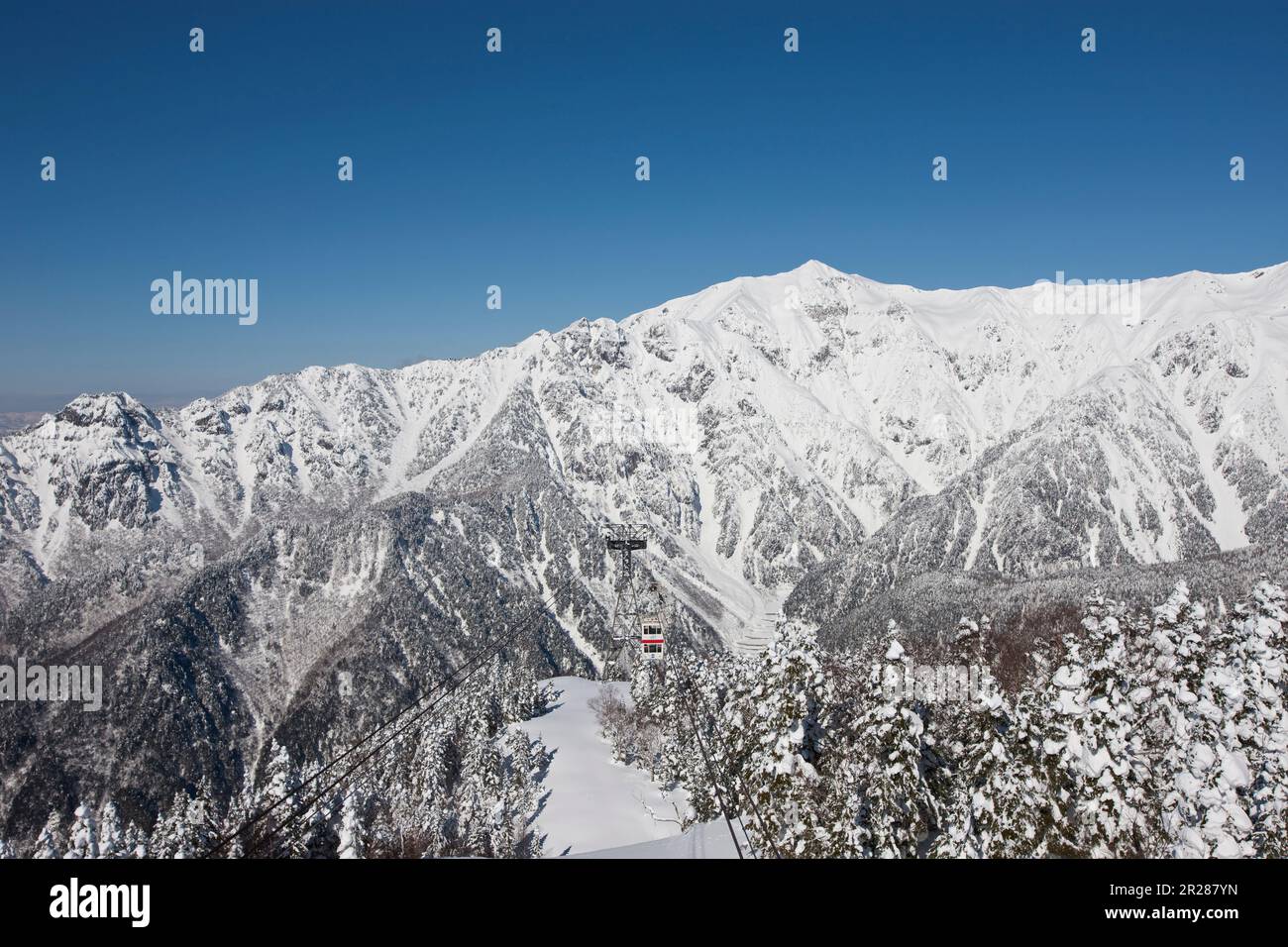Shin-Hotaka ropeway in winter Stock Photo - Alamy