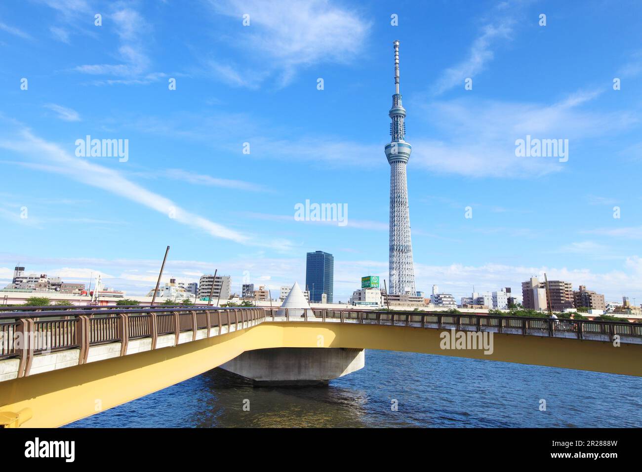 Tokyo skytree and sakurabashi bridge hi-res stock photography and ...