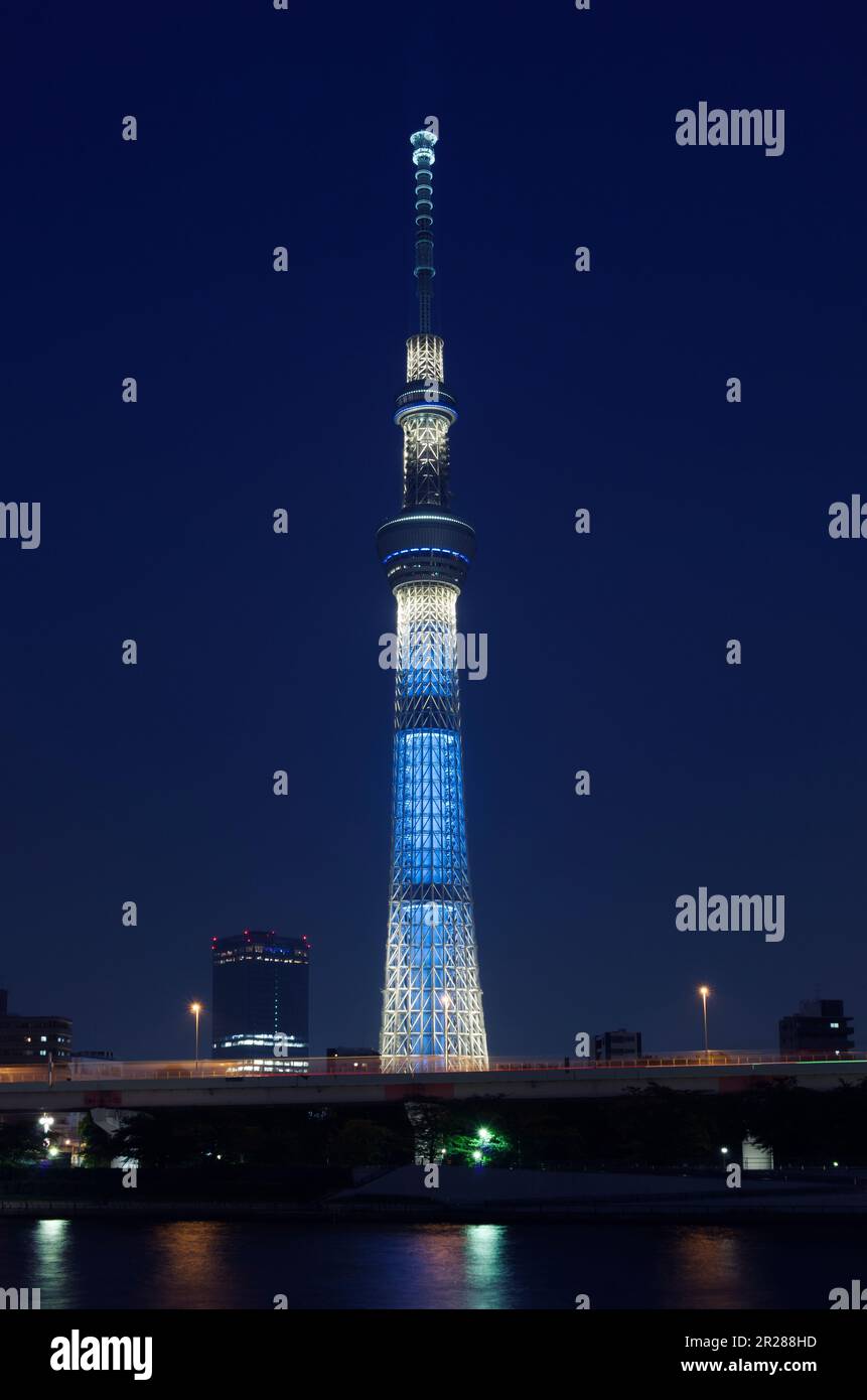 Blue sky and Tokyo Sky Tree’s chic light-up Stock Photo - Alamy