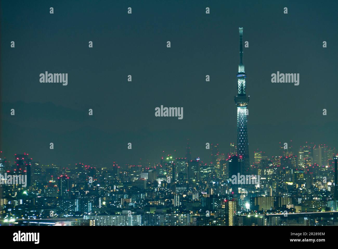 Tokyo skytree lit up night hi-res stock photography and images - Alamy