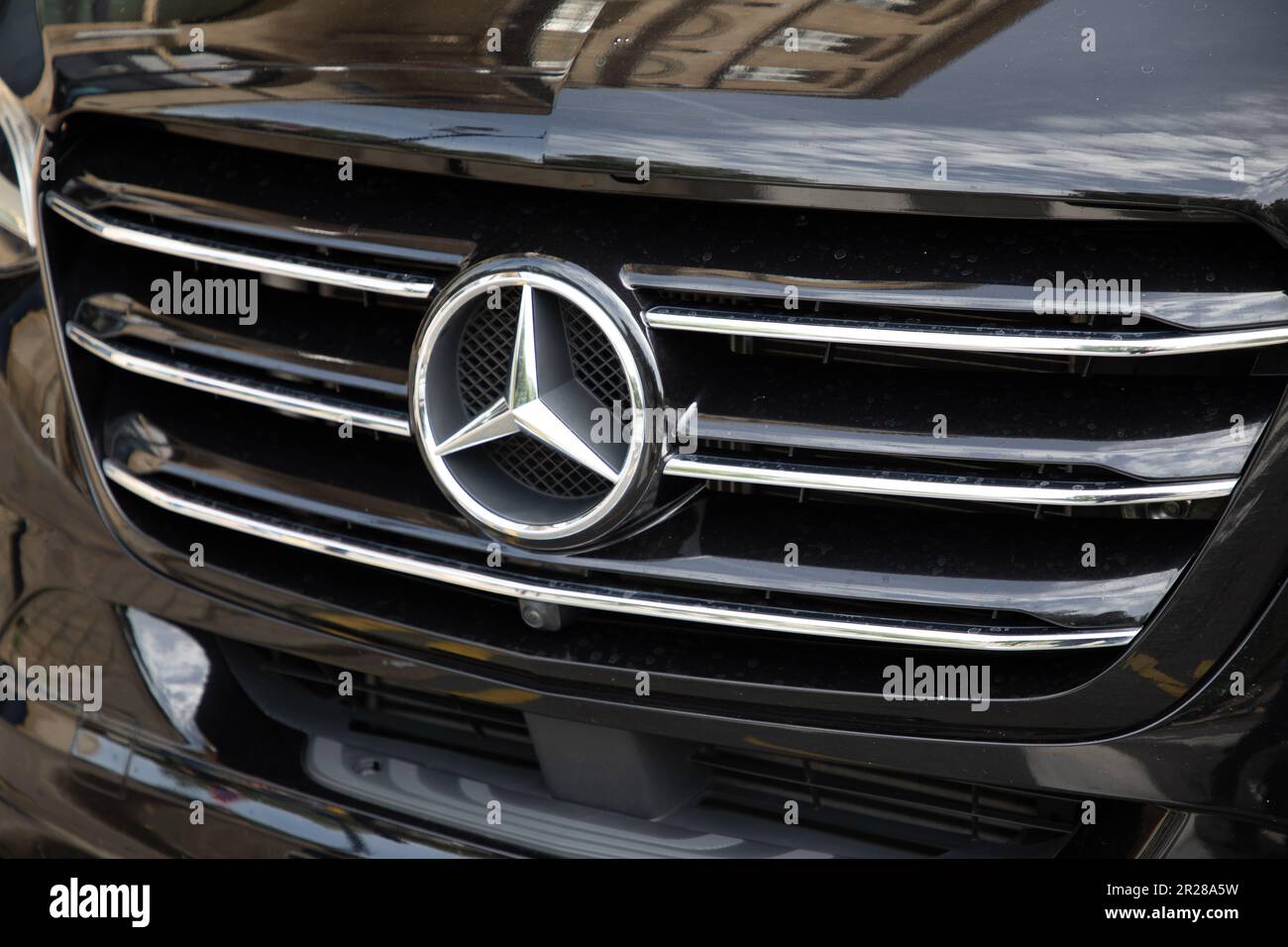 Bordeaux , Aquitaine France - 05 01 2023 : Mercedes-Benz Vito sprinter ...