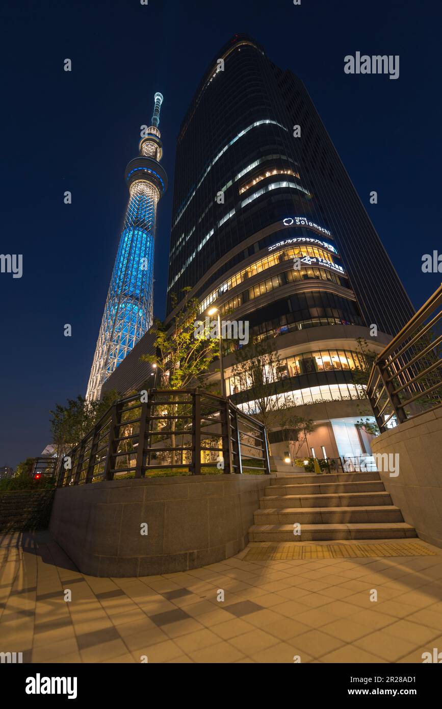 Tokyo Sky Tree lit up (Trendy) and Tokyo Solamachi Stock Photo - Alamy