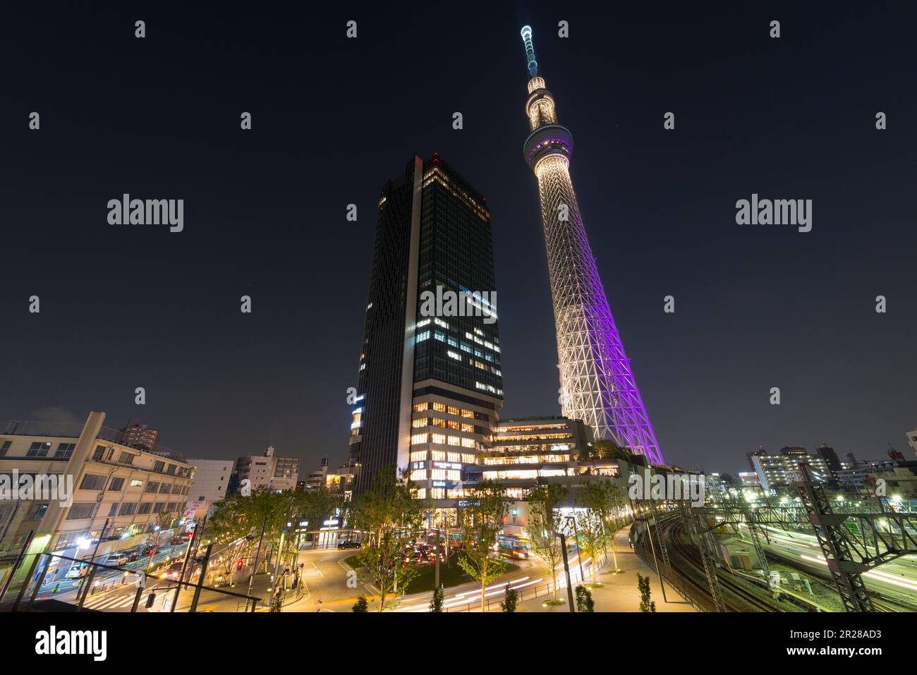 Tokyo sky tree east tower hi-res stock photography and images - Alamy