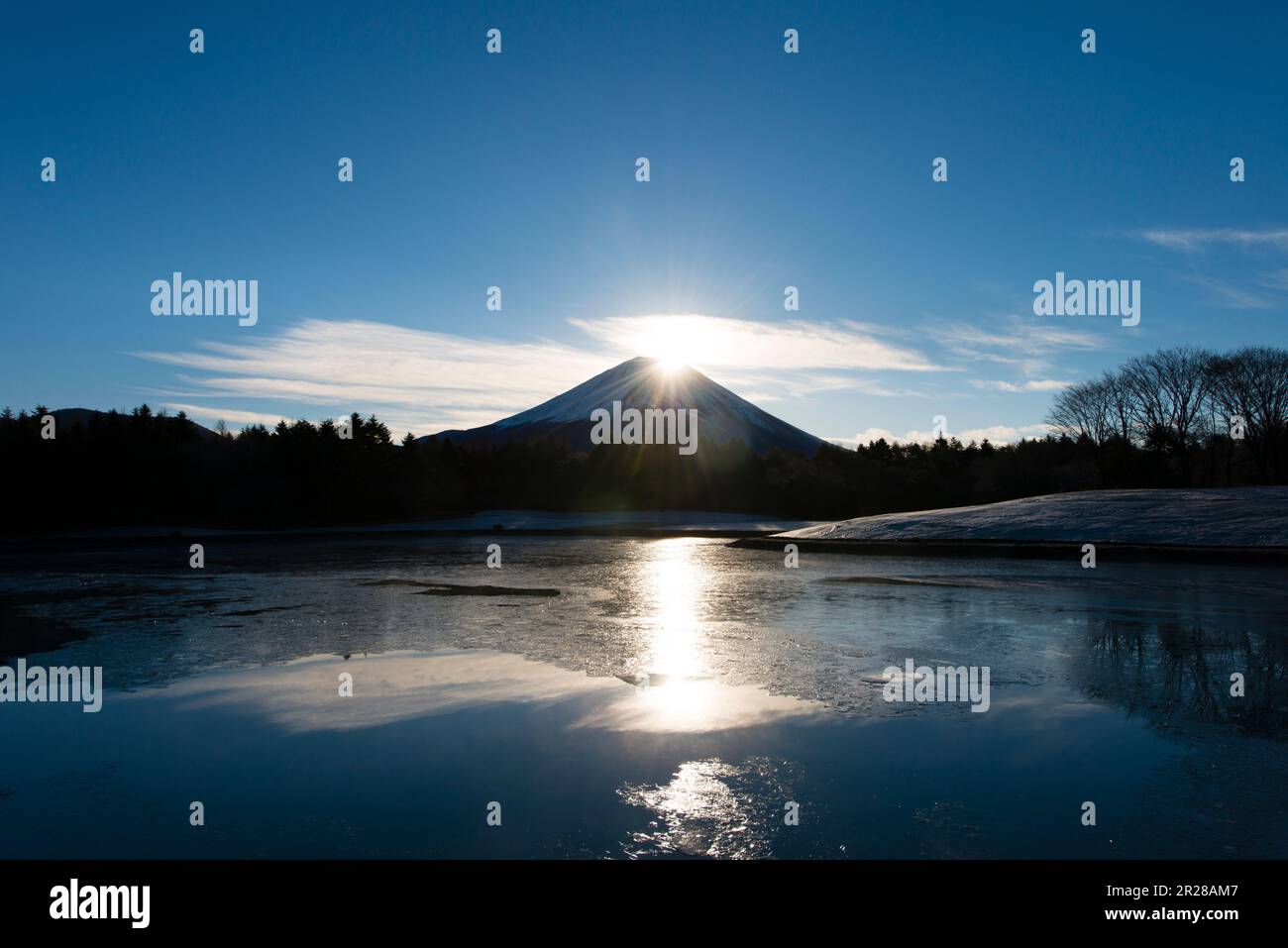 First Sunrise Double Diamond Fuji Stock Photo - Alamy