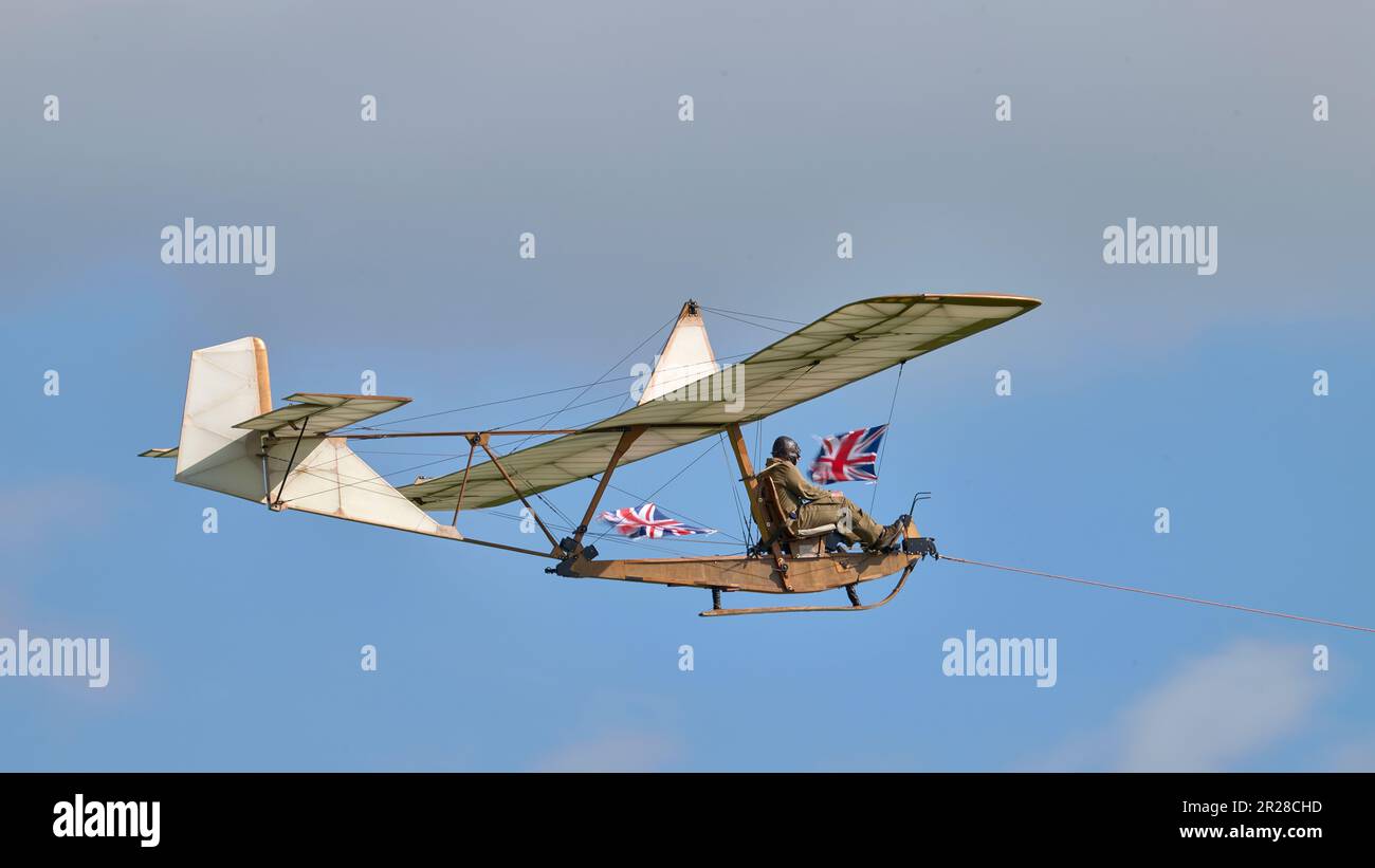 Vintage glider in flight Stock Photo - Alamy