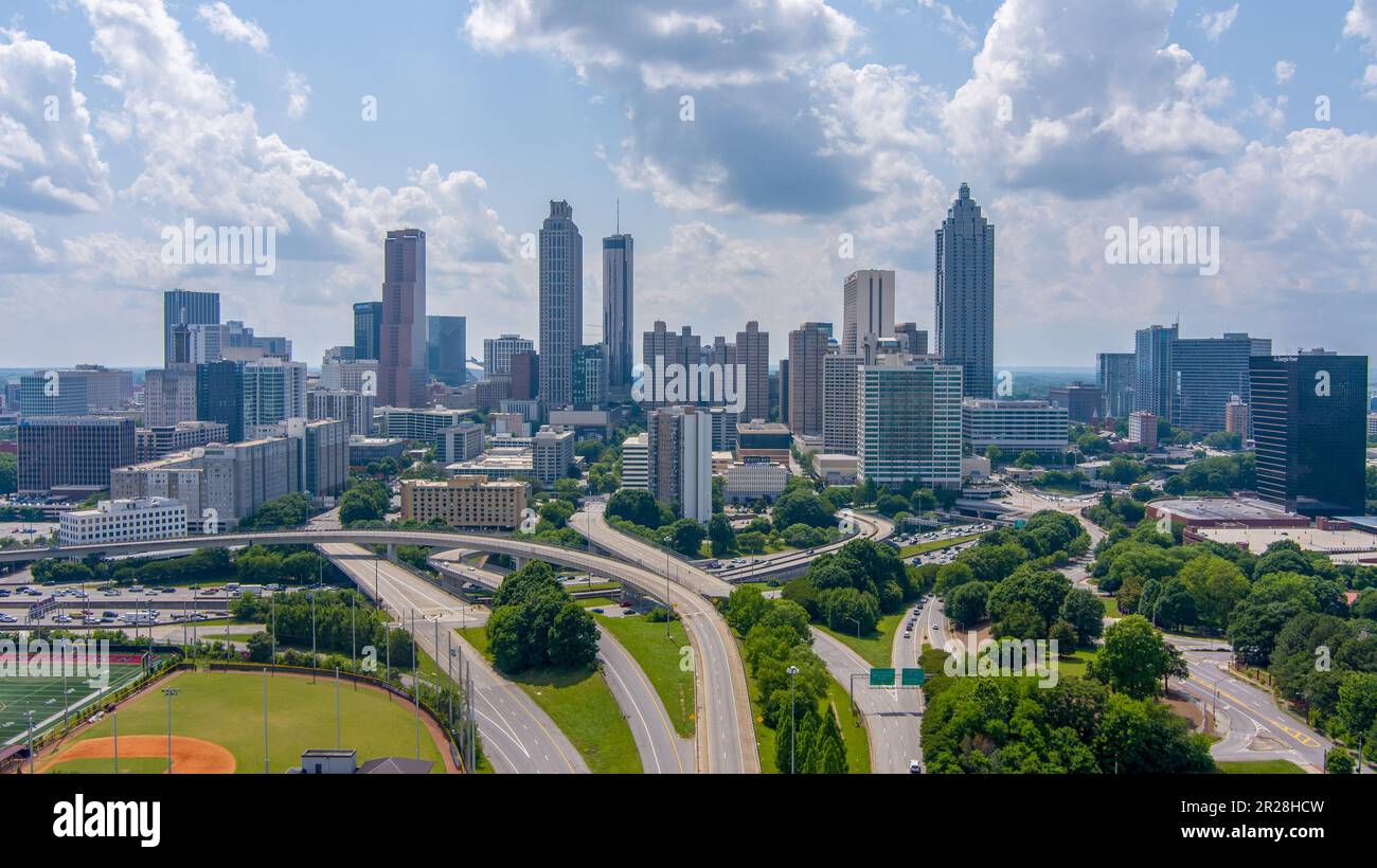 The downtown Atlanta skyline from above the Jackson Street Bridge Stock ...
