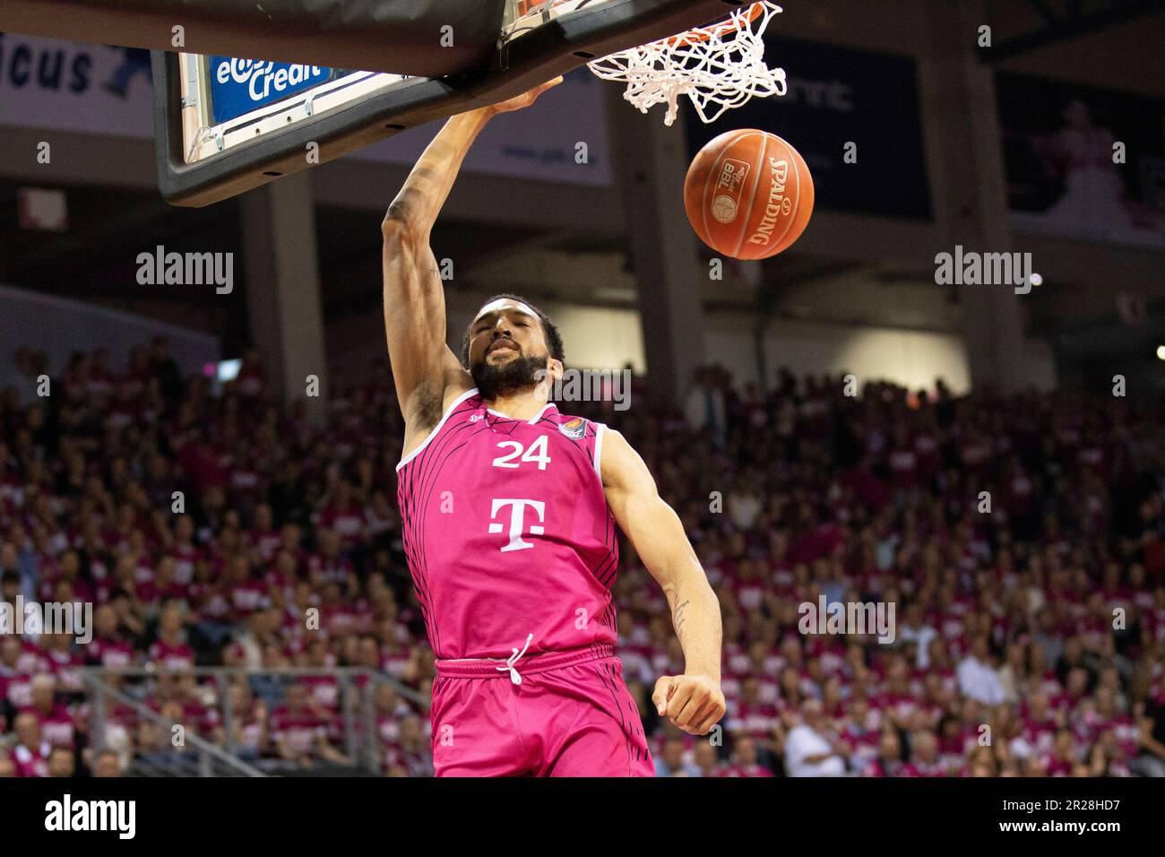 Bonn, Deutschland. 17th May, 2023. Deane WILLIAMS (BON, mi.) On the ...