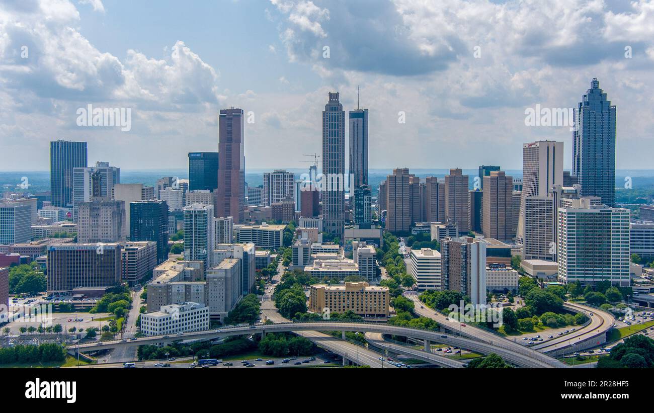 The downtown Atlanta skyline from above the Jackson Street Bridge Stock ...