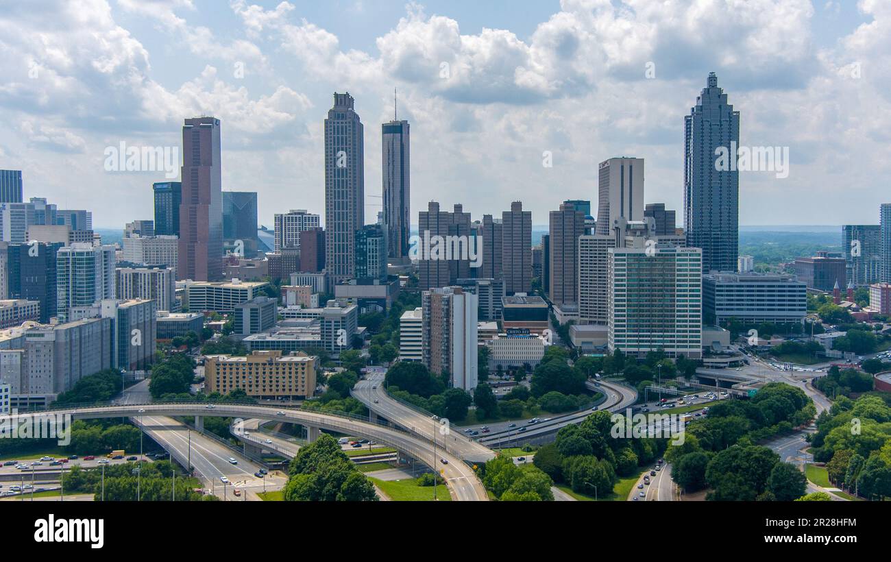 The downtown Atlanta skyline from above the Jackson Street Bridge Stock ...