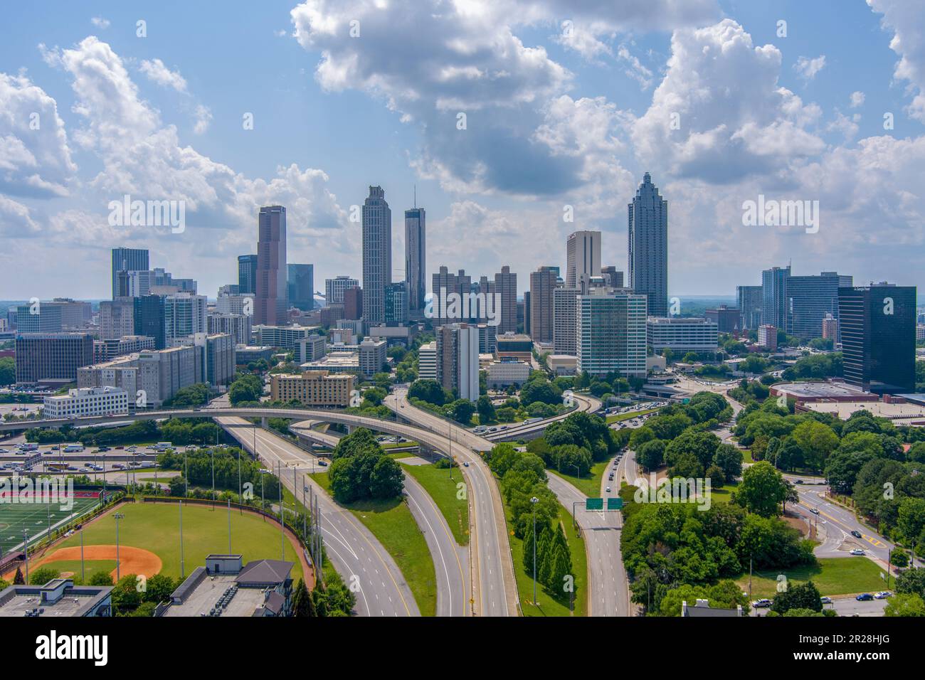 The downtown Atlanta skyline from above the Jackson Street Bridge Stock ...