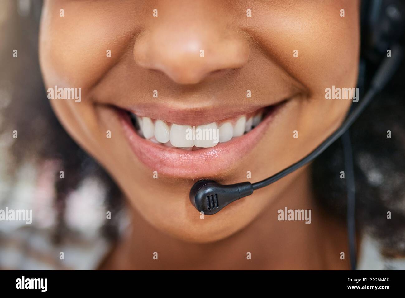 Woman agent talking mic hi-res stock photography and images - Alamy
