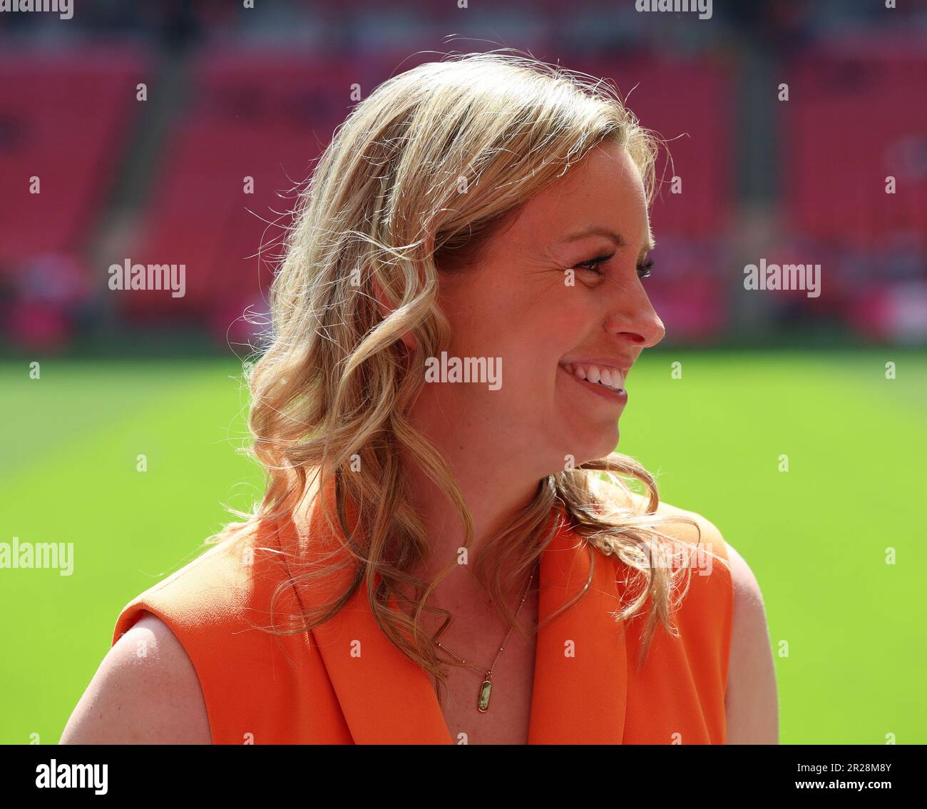 14h may hi-res stock photography and images - Alamy