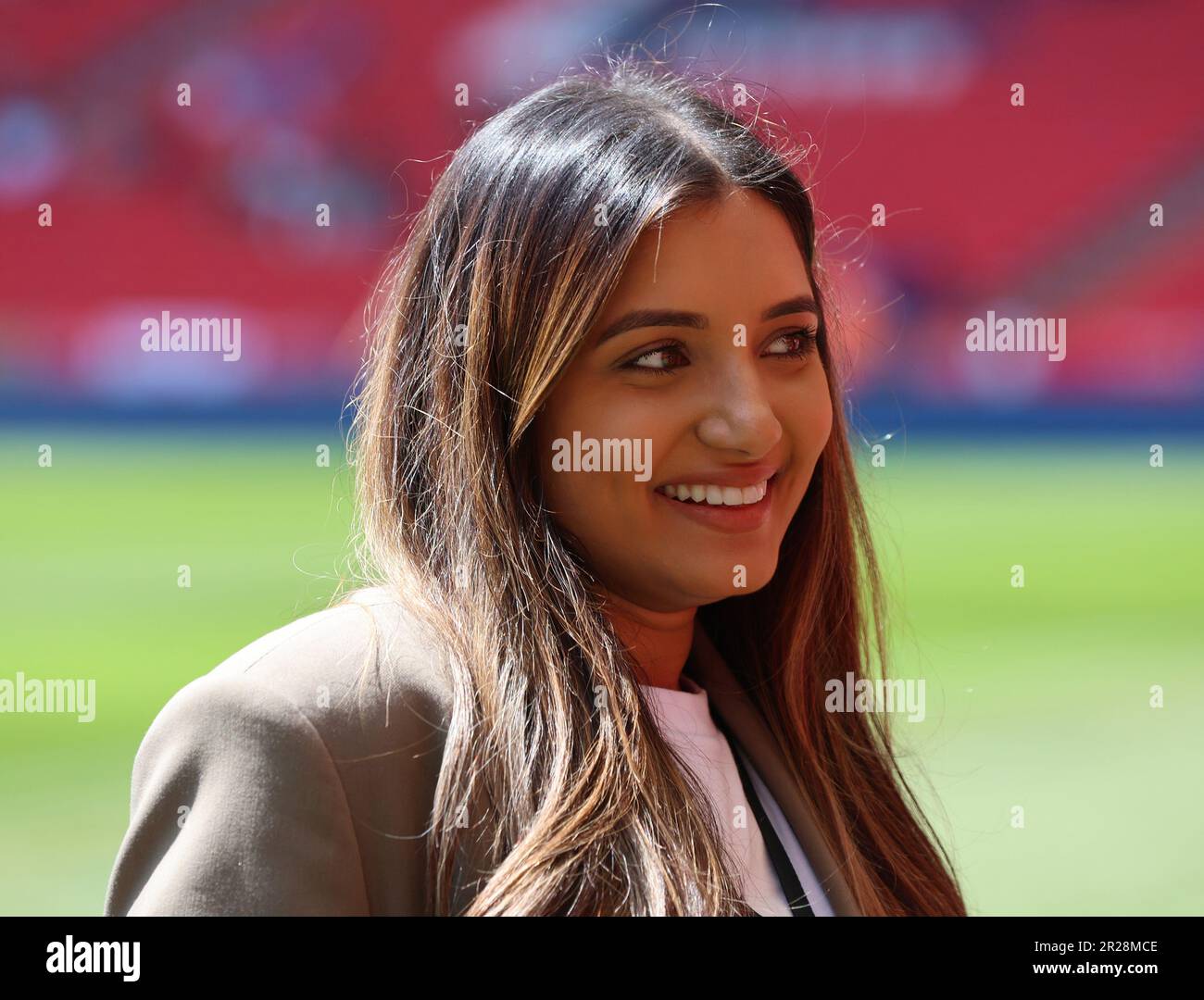 14h may hi-res stock photography and images - Alamy