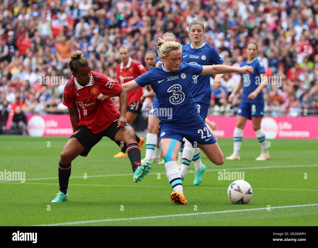 Nikita Parris of Manchester United and Chelsea Women Erin Cuthbert ...