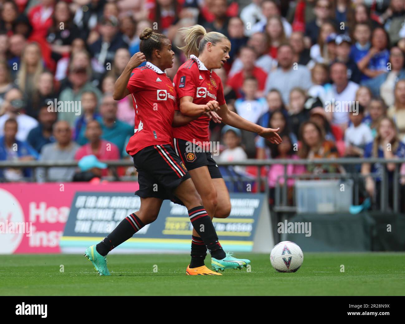L-R Nokita PARRIS of Manchester United Women and Alessia Russo of ...