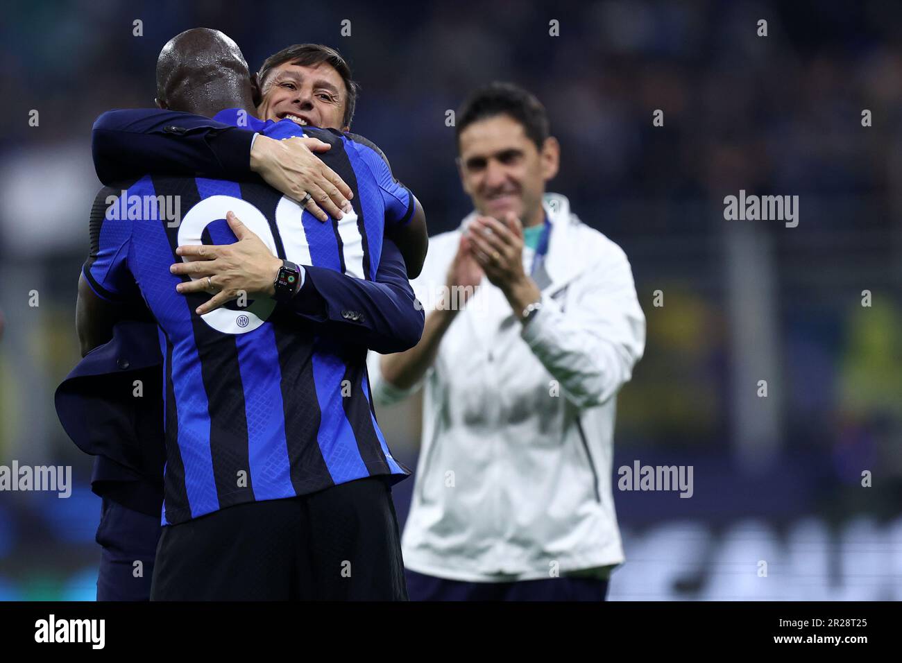 Romelu lukaku javier zanetti hi-res stock photography and images - Alamy