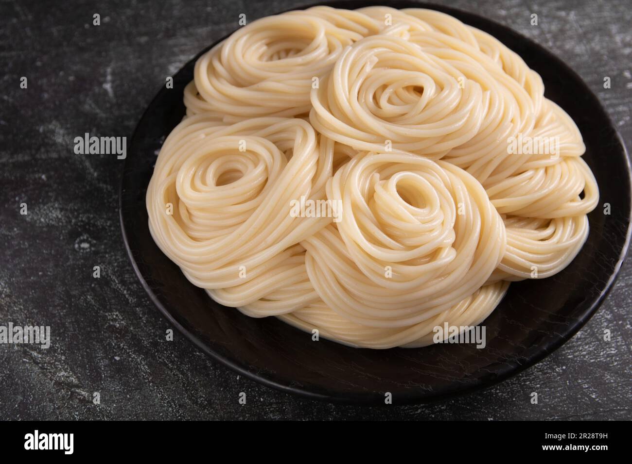 Spaghetti ready to cook hi-res stock photography and images - Alamy