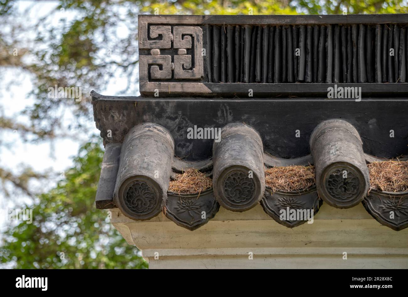Roof structure with chinese design hi-res stock photography and images ...