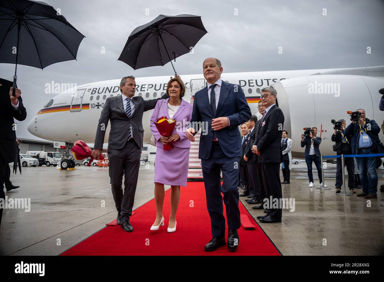 Hiroshima, Japan. 18th May, 2023. German Chancellor Olaf Scholz (SPD ...