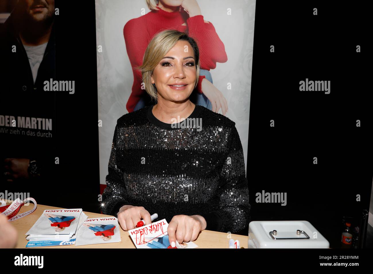 Tanja Lasch live bei 'Die große Schlager Hitparade XXL' in der Messe ...