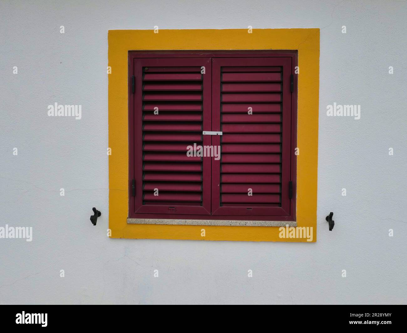 Red shuttered window orange hi-res stock photography and images - Alamy