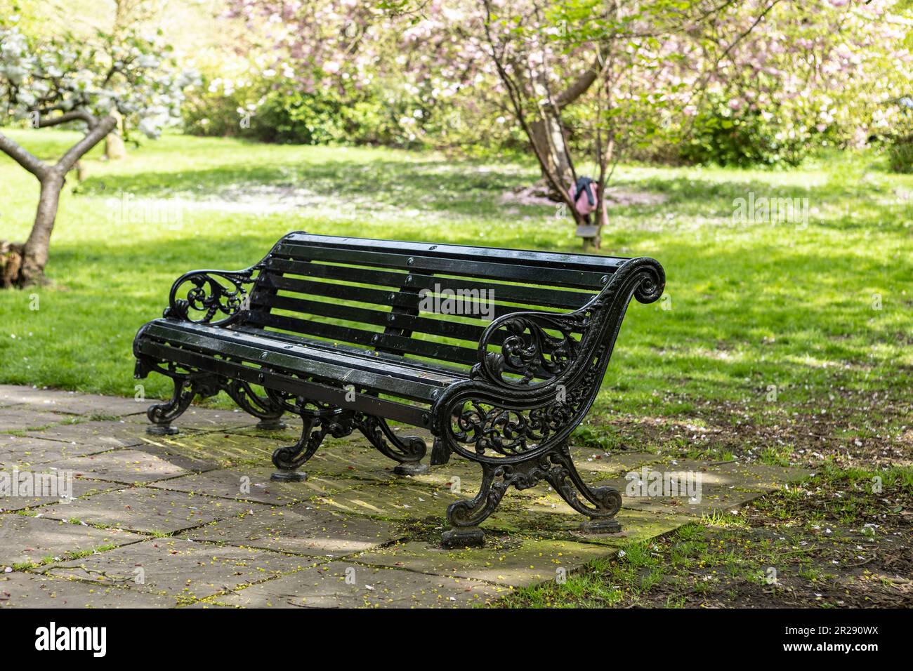 Antique garden bench side view hi-res stock photography and images - Alamy