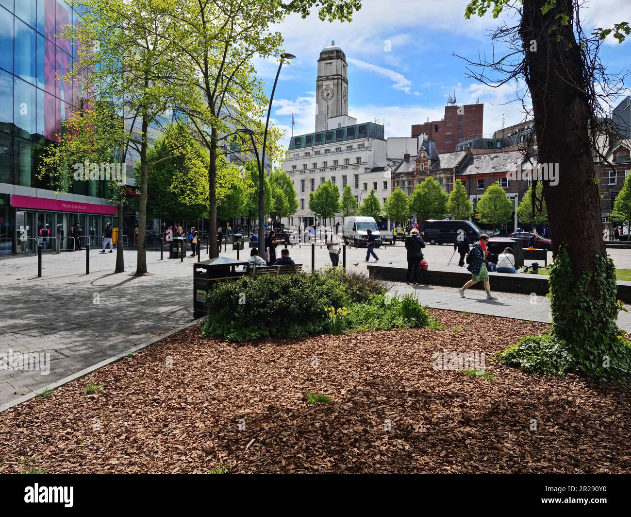 Luton airport terminal hi-res stock photography and images - Alamy