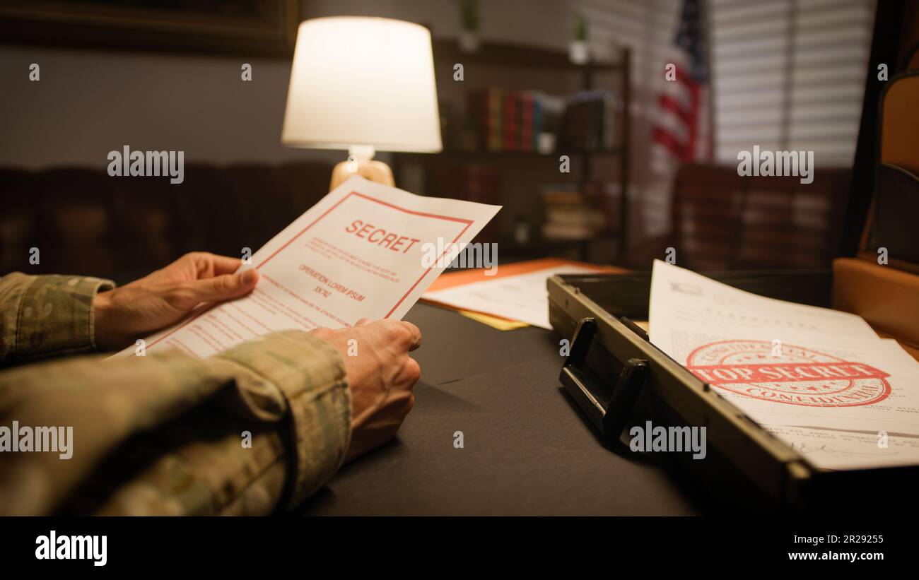Dossier top secret classified hi-res stock photography and images - Alamy