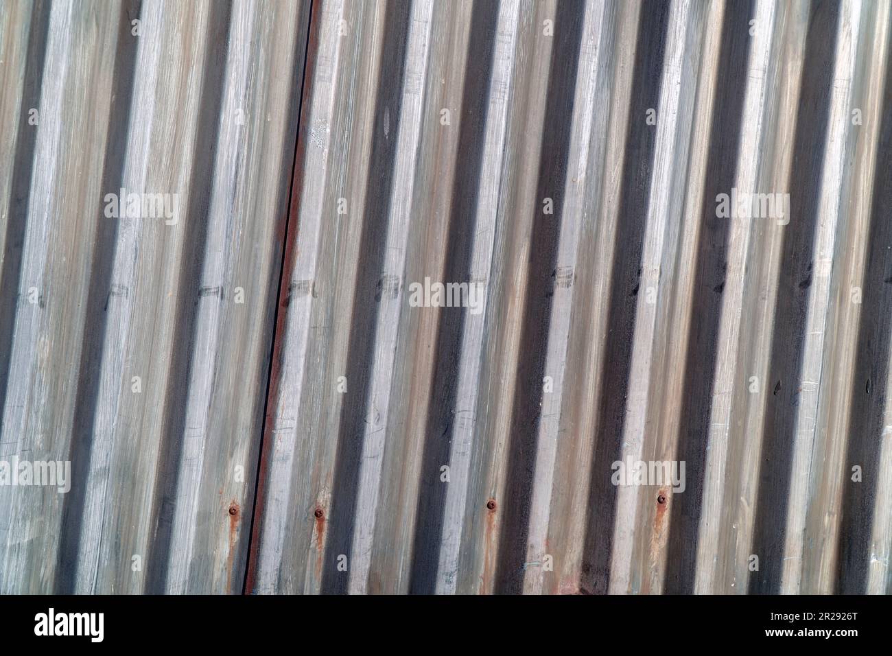 Rusty screws hi-res stock photography and images - Alamy