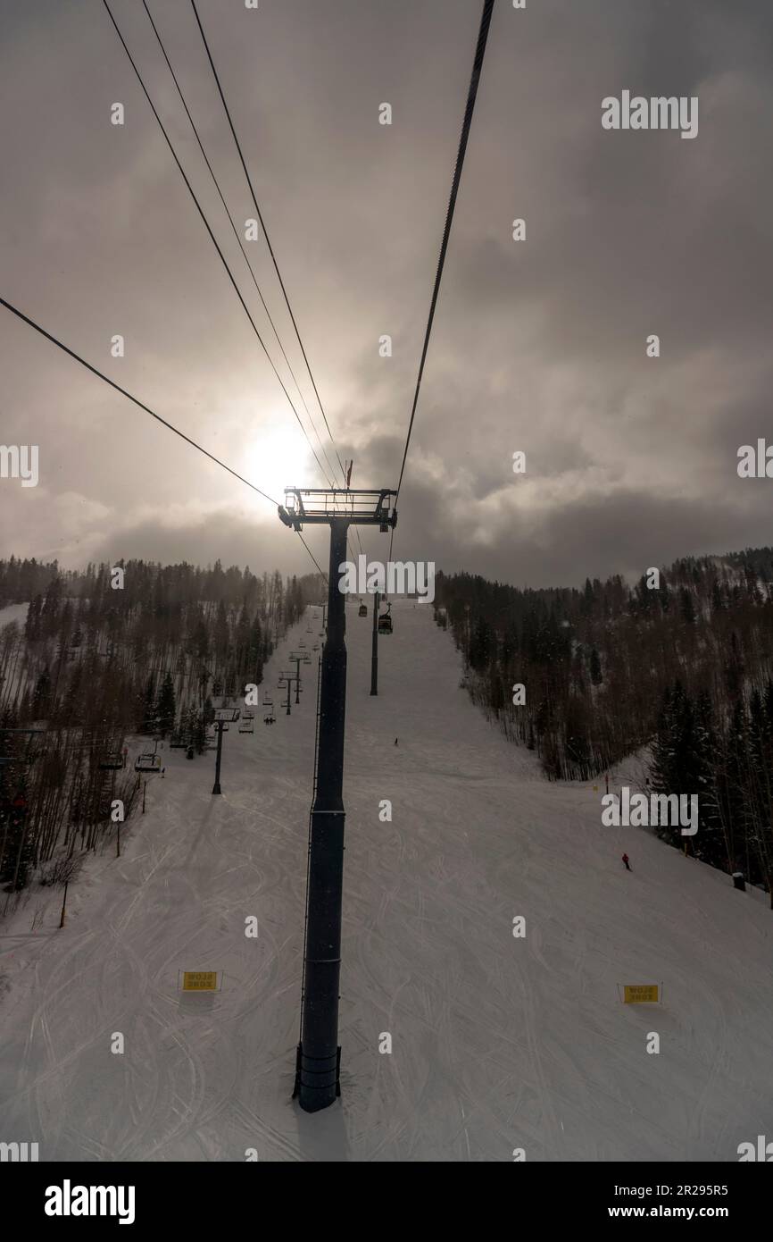 Snowy ski slope lifts hi-res stock photography and images - Alamy