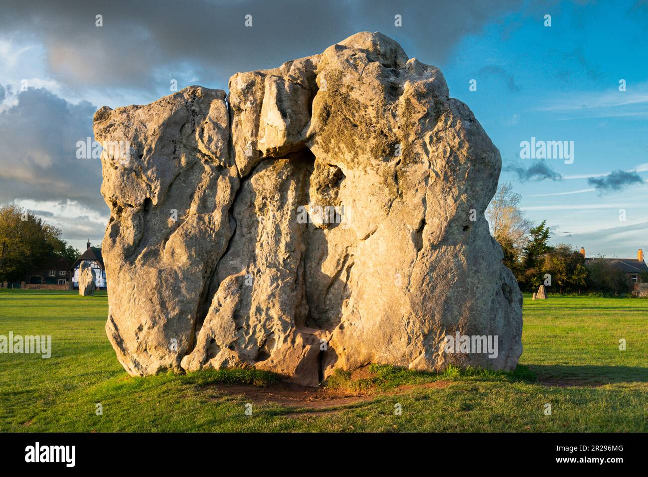 Devil’s chair stone avebury hi-res stock photography and images - Alamy