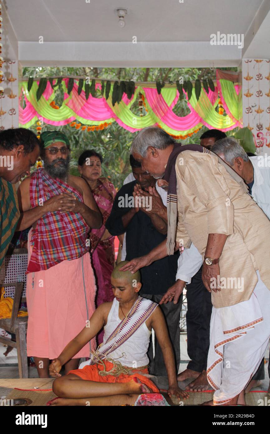 Formal wear for kids hi-res stock photography and images - Alamy