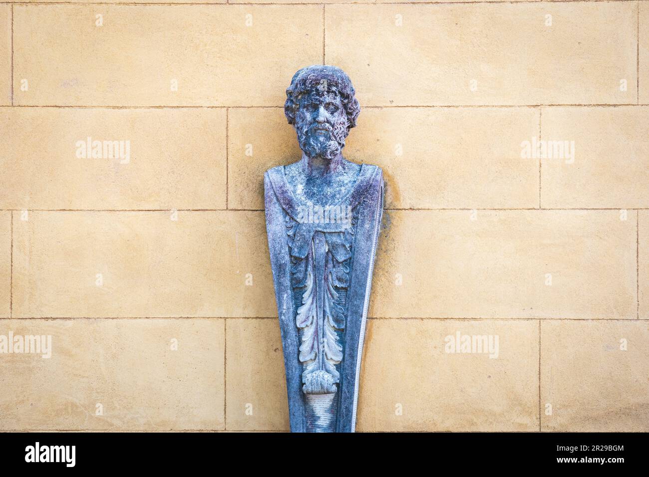 Statues at Stowe House in Stowe gardens Buckingham UK Stock Photo - Alamy