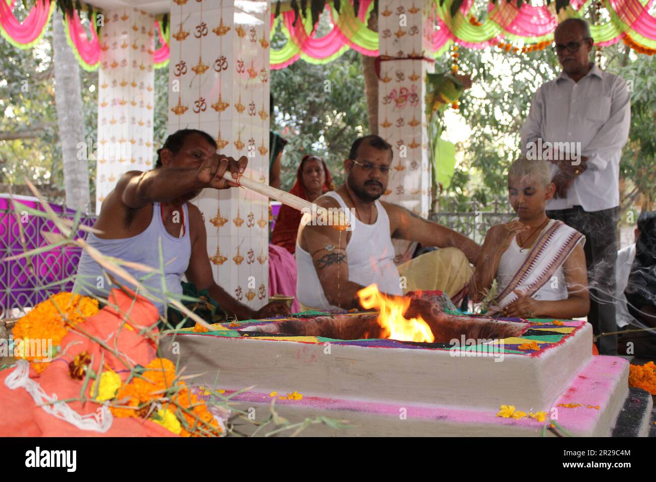 Upanayana ritual hi-res stock photography and images - Alamy