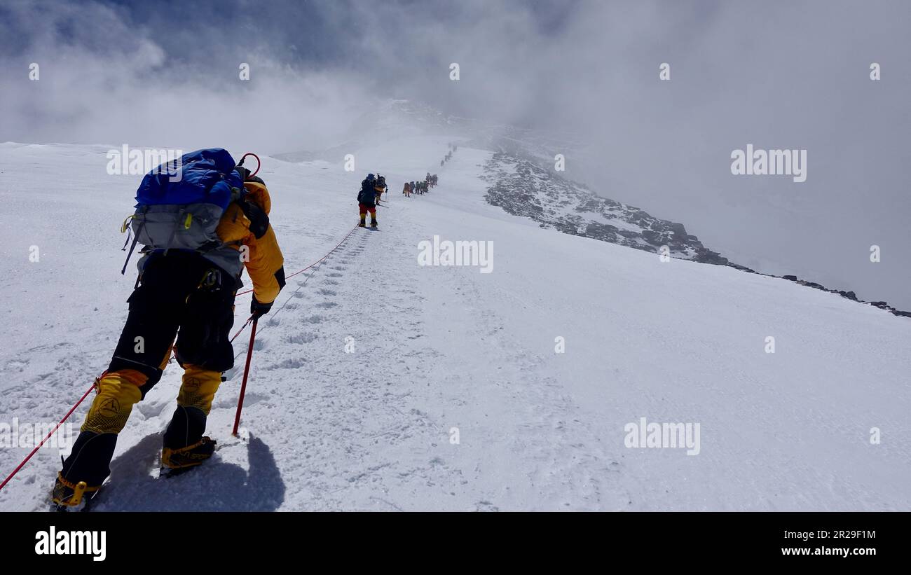 Everest north side hi-res stock photography and images - Alamy