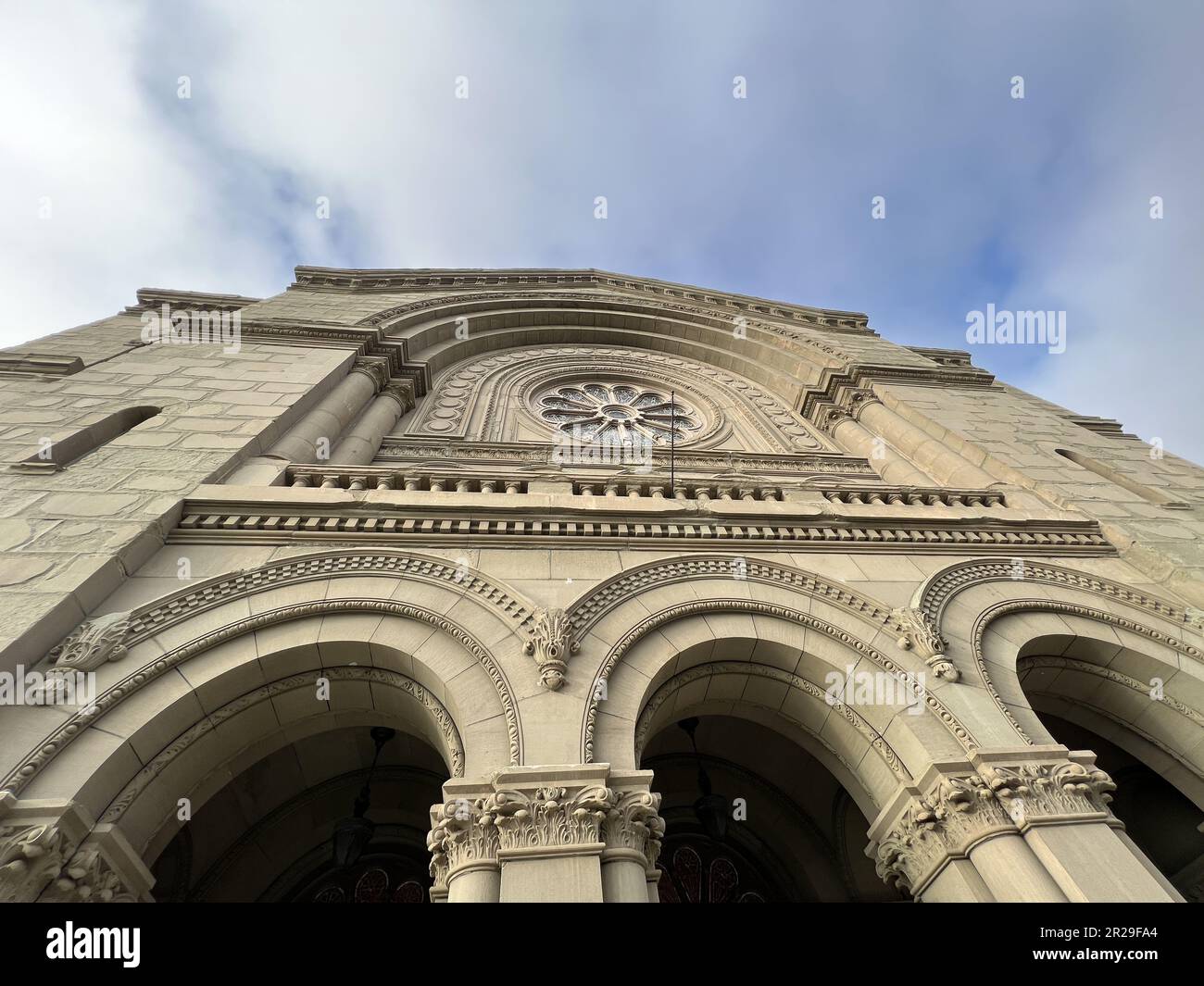 Israel. 30th Oct, 2022. Low-angle view of a tripartite arched entrance ...